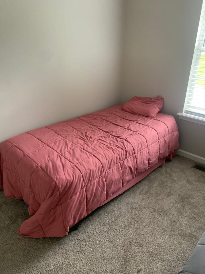 Cozy Room In Comfortable Peaceful Home - Dallas, GA