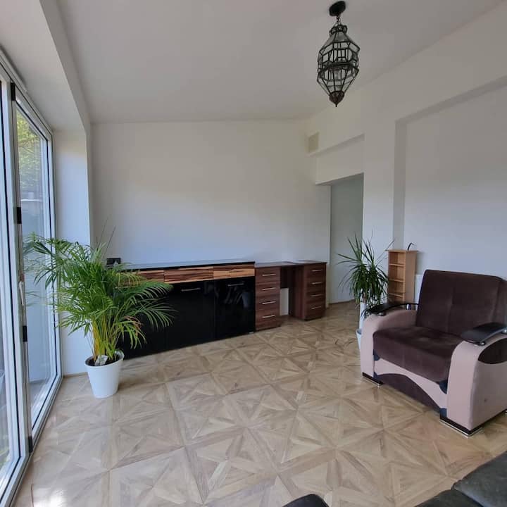 Lovely Townhouse In A Quiet Area, But Near To Shop - Brentwood