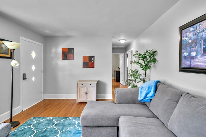 Dog-friendly 2br Home Near Uptown Charlotte - Charlotte, NC