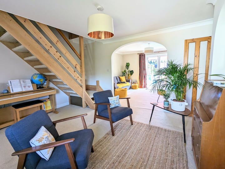 Tranquil 3 Bedroom Cottage, Large Garden & Parking - ボーンマス