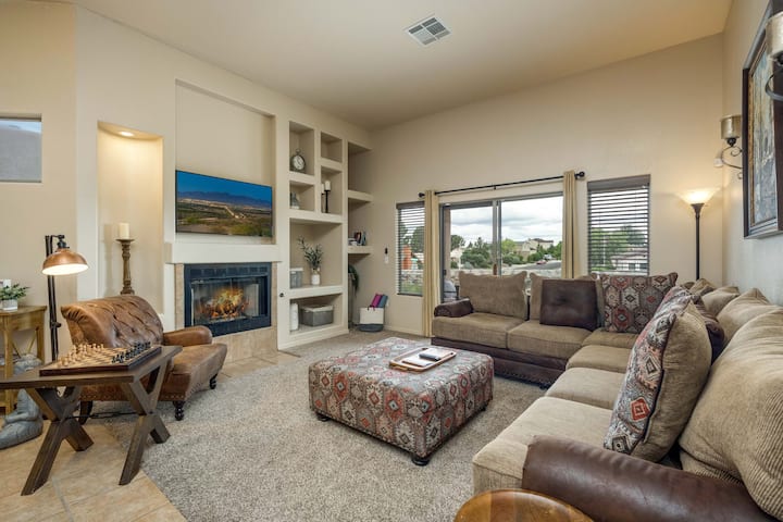 Casa Sonoma | Pet Friendly, Modern | Peloton - Las Cruces, NM