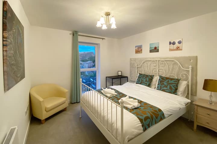 Modern 2 Bed Apt With Lift-next To Holyrood Palace - Edimburgo