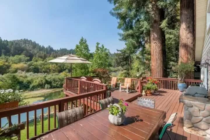 Riverfront House In The Heart Of Wine Country - Guerneville, CA