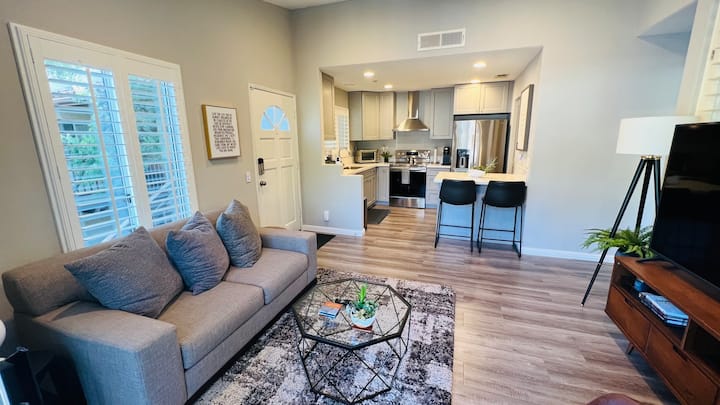 1 Bedroom 1 Bath Condo - Irvine, CA