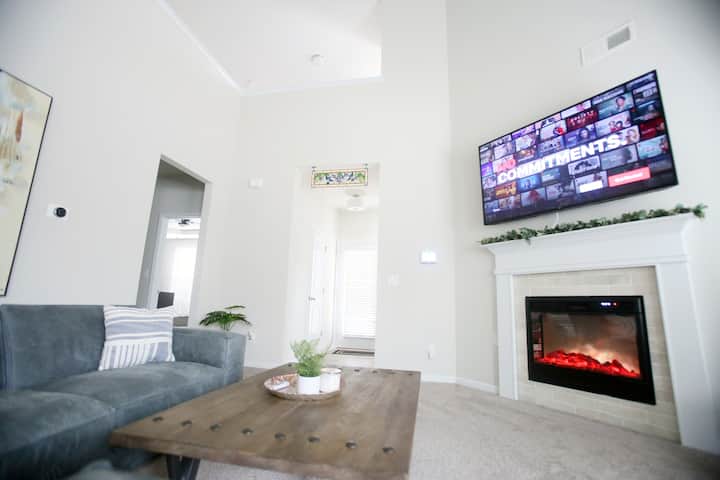 Awesome Atl Escape 4 Bedroom 5 Beds Garage - Hartsfield-Jackson Atlanta Airport (ATL)