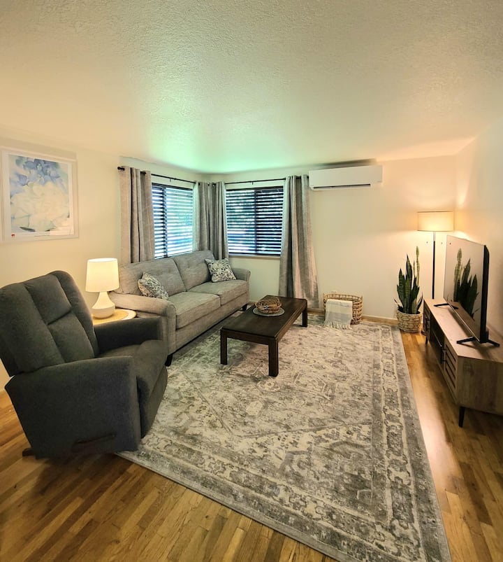 Cozy By The River- Newly Renovated Gem In The Whit - Eugene, OR