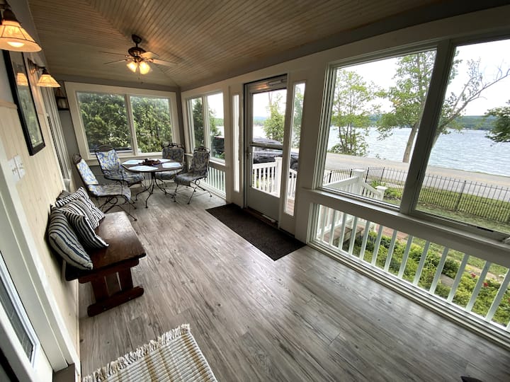 The Bay House - Year-round Fun W/ Private Beach - Burton Island State Park, St. Albans Town