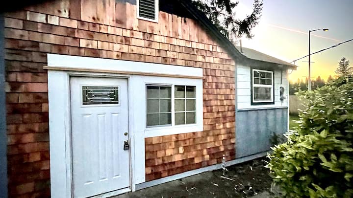 Entire Farmhouse - Great For Longer Stays - Springfield, OR