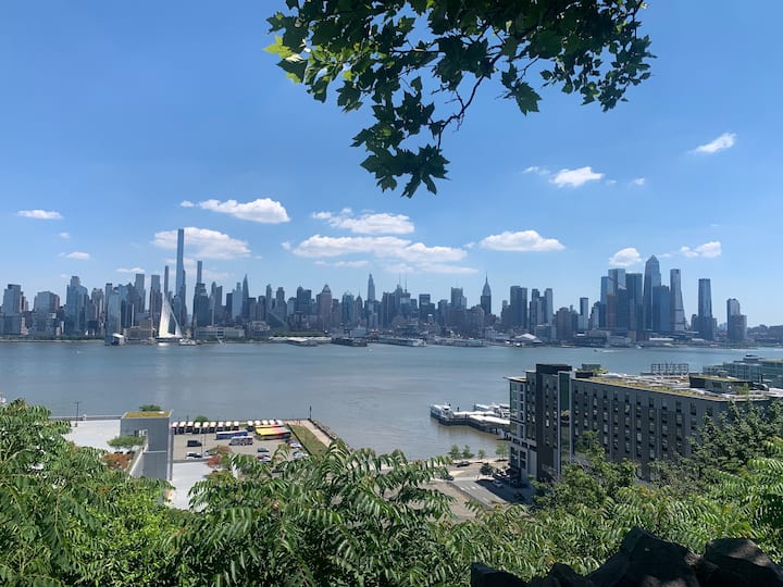 First Floor 2 Bedroom Apartment. - Fort Lee