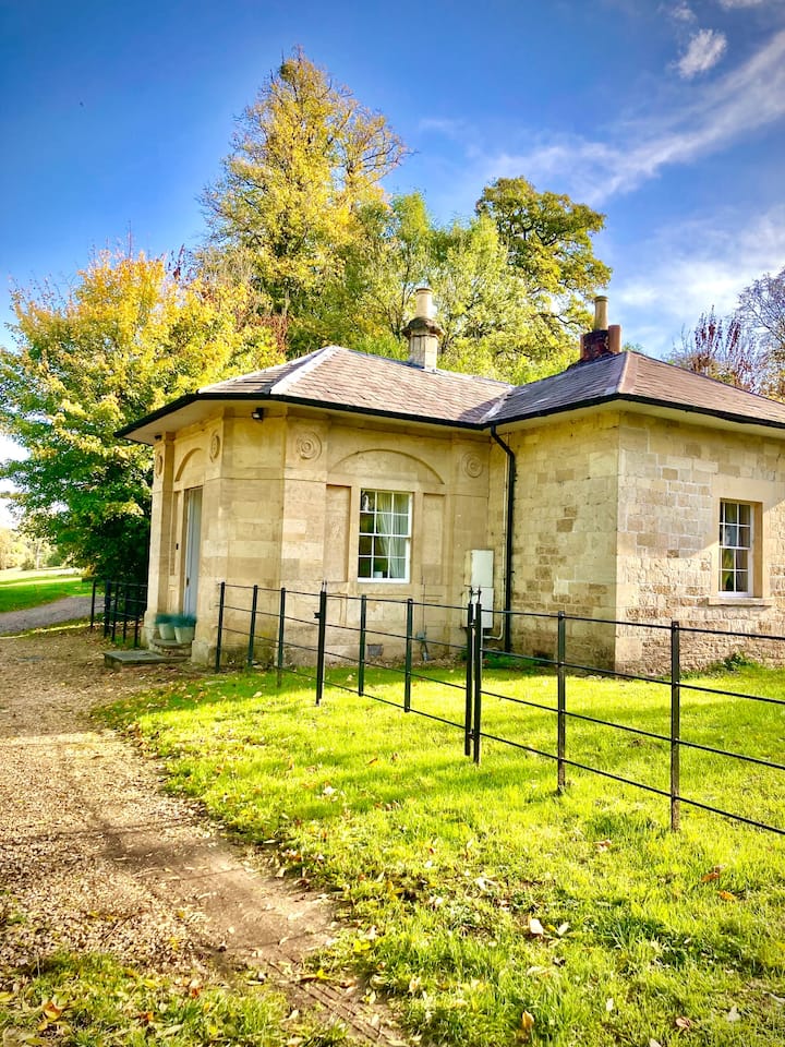 Church Lodge, Orchardleigh Estate - Frome