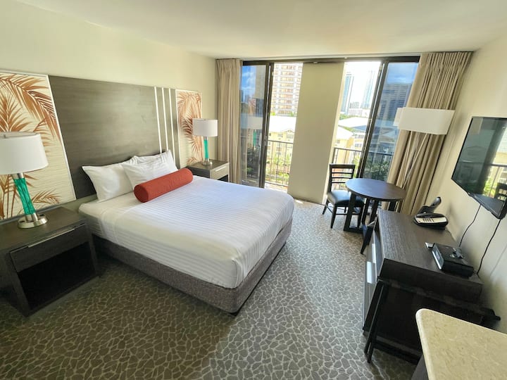 Free Parking! Convenient Studio At Aqua Palms - Honolulu