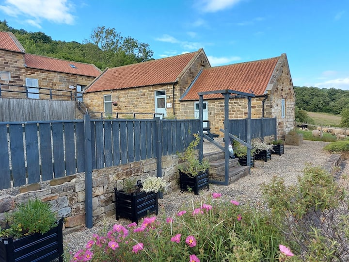 Luddie's Country Cottages - Poppy Cottage - Runswick Bay