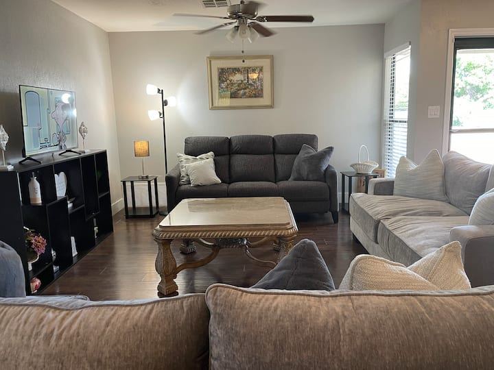 Ft. Sill-5mil/11guests/4bdr/petwelcome/2fba/5qbed! - Lawton