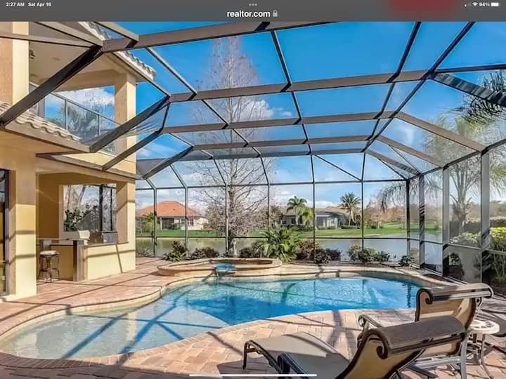 Amazing 3 Bdrm/4 Bth Waterfront Home With Pool - Venice, FL