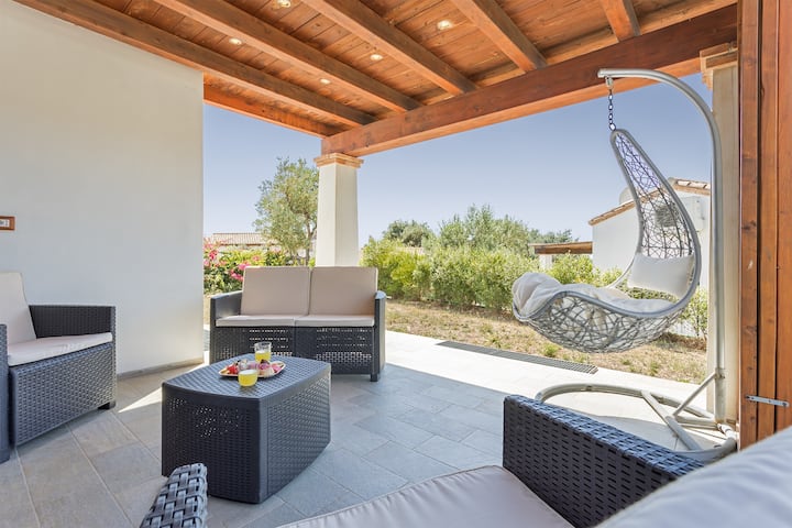 Villino Elisa 
Con Veranda E Giardino Vista Mare - Tertenia