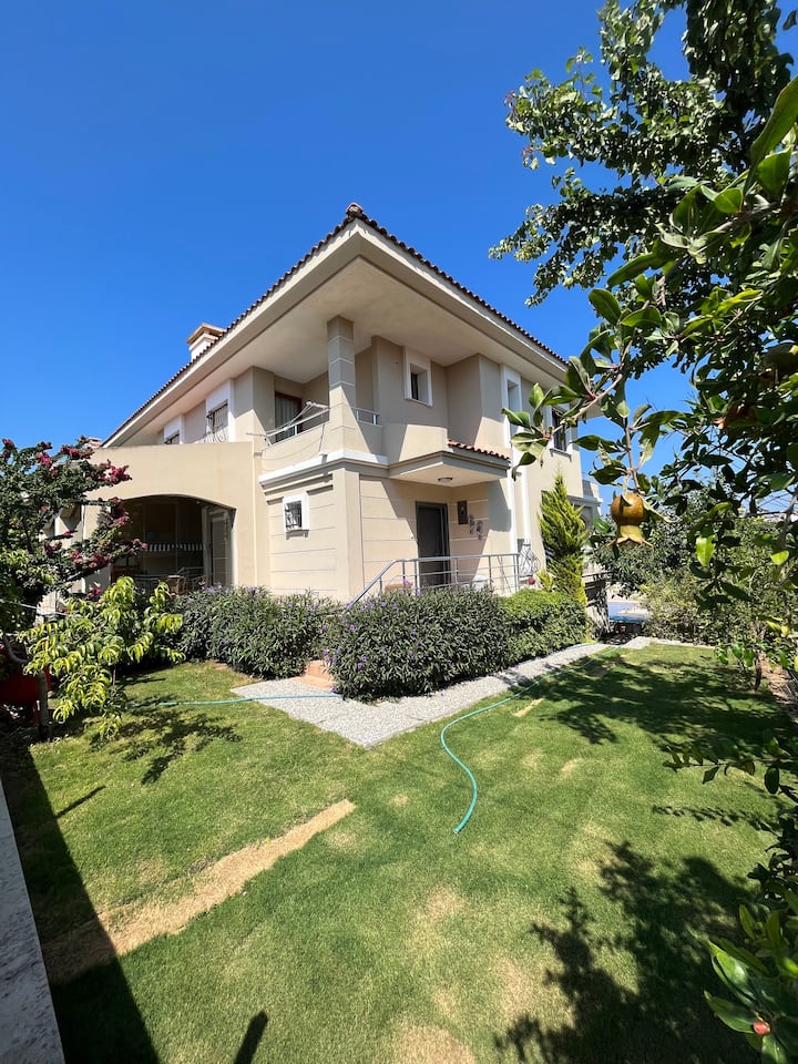 ÇEşme Dalyan Merkez De Havuz Olanağı Sunan Villa - Dalyan