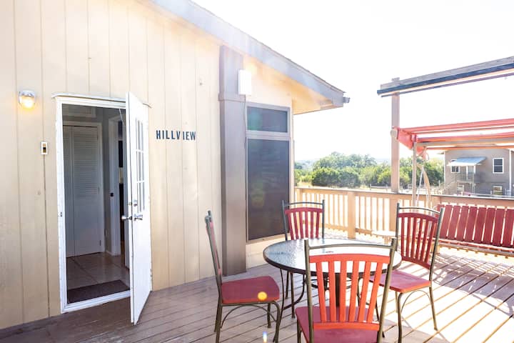 Twin Oaks Home - Hill View - 3 Rooms, 4 Beds - Dripping Springs, TX