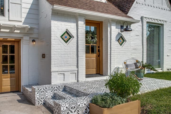 The Birdhouse - King Bed, Near Smu, Dog Friendly! - Dallas, TX