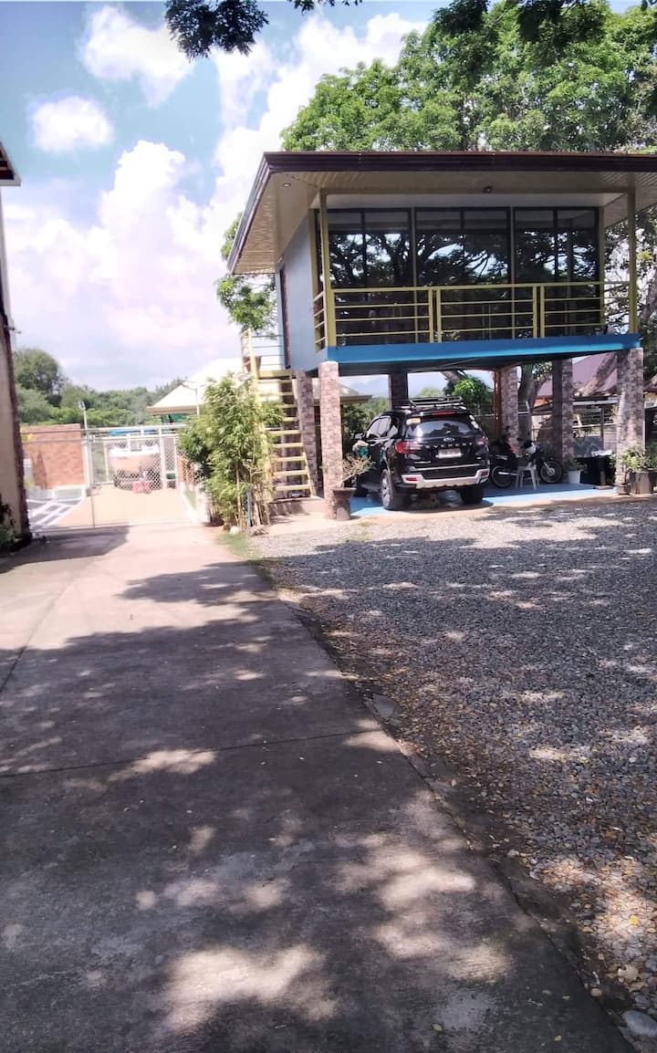 Welcoming 1 Large Family Room And 3 Lge Rooms - Batangas