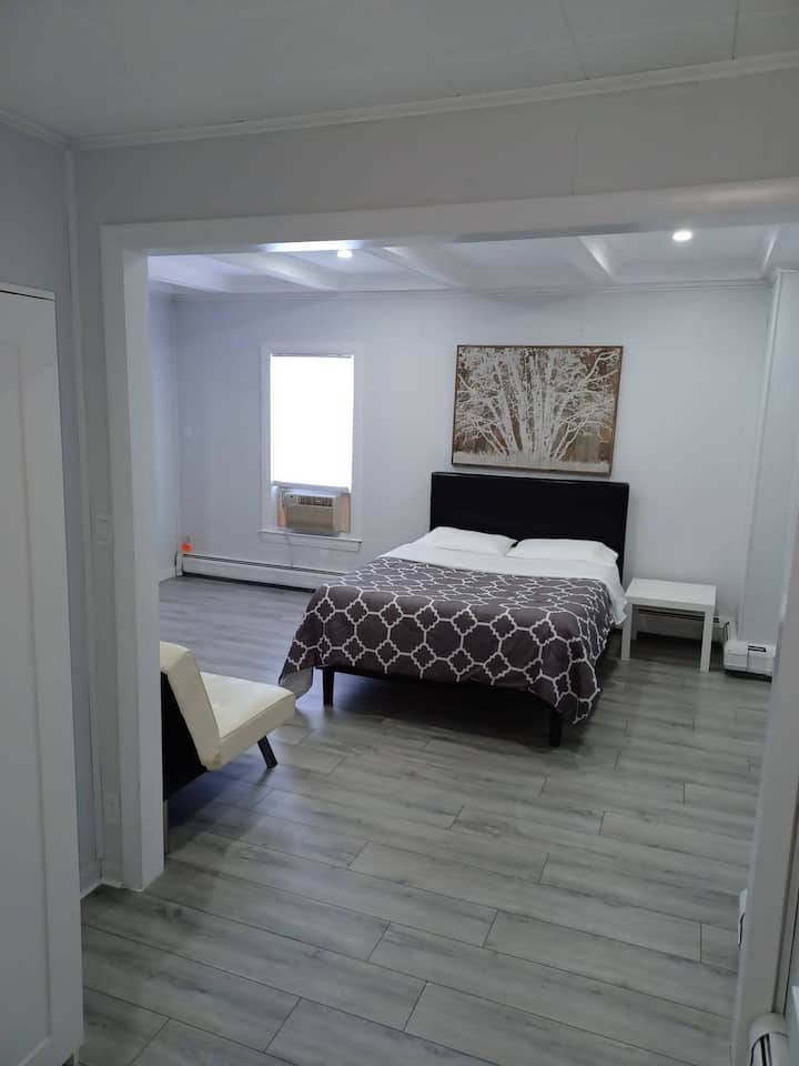 Lovely Private Bedroom By Assembly, Somerville O1 - Somerville, MA