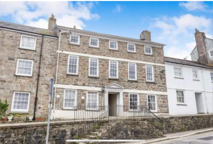 Grade 2 Listed Cottage W/garden - Falmouth