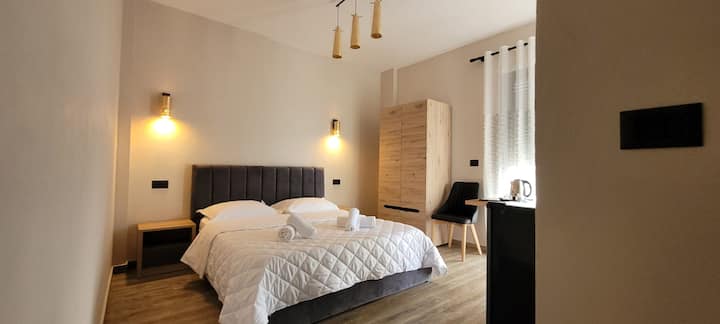 (R 302) Deluxe Room With Balcony - Durrës