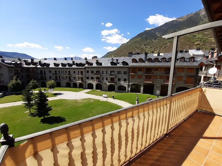 Acogedor Apartamento En El Centro De Benasque - Benasque