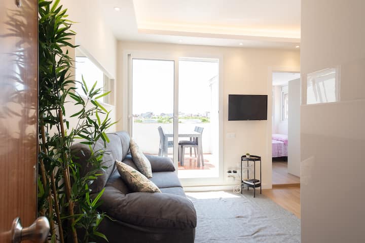 Piso De 4 Habitaciones Y 2 Baños  C\ Rector Triado - 