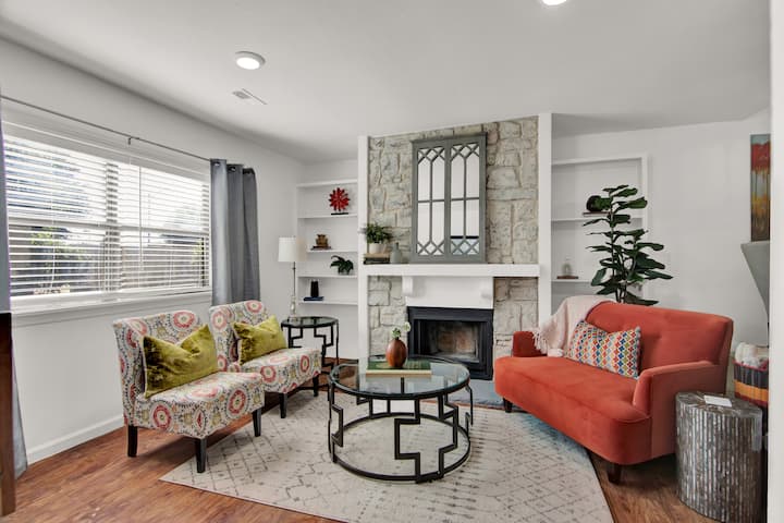 Golf Course Condo - Lawrence, KS