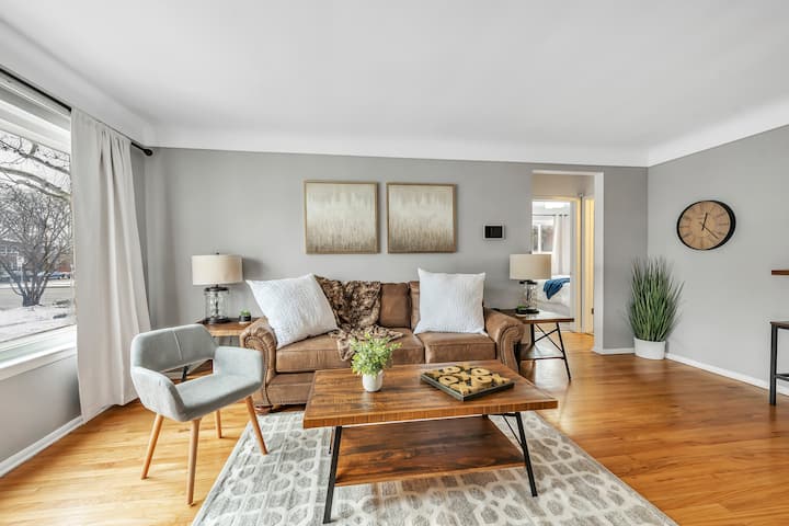 Peaceful 2 Br/comfy King Beds/long Stays Welcome! - Troy, MI