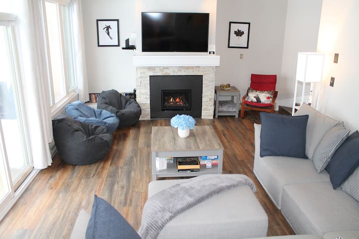 Spacious 3-bedroom Chalet Minutes Walk To Village - Thornbury