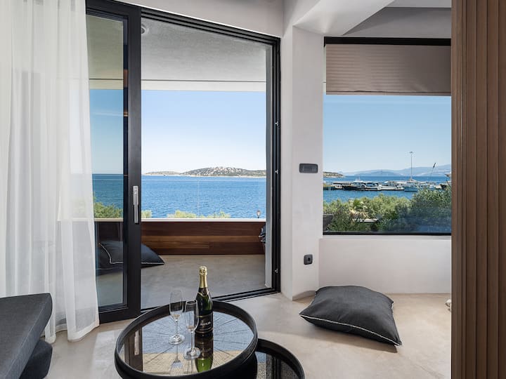 Luxury Suite, Sea View, Central, Cozy, Brand New - Agios Nikolaos