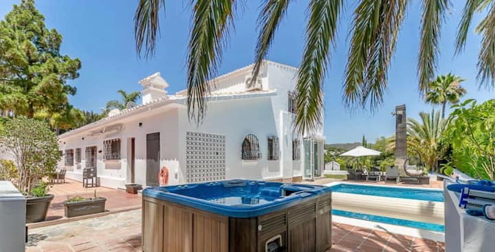 Luxury Villa In Marbella.!!
Rio Real Golf Marbella - Marbella