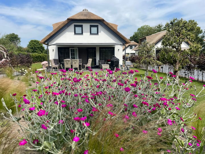 Heerlijke Villa Met Groot Terras En Prachtige Tuin - Hillegom