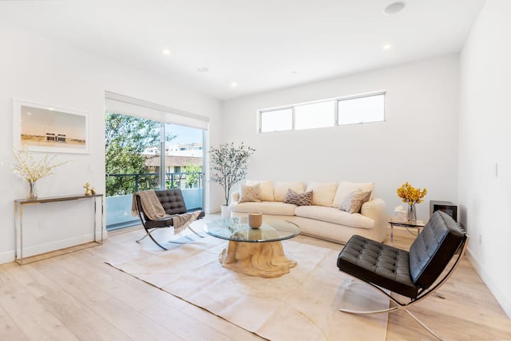 Architectural Gem | 3br 3.5ba | Rooftop | West La - Brentwood - Los Angeles