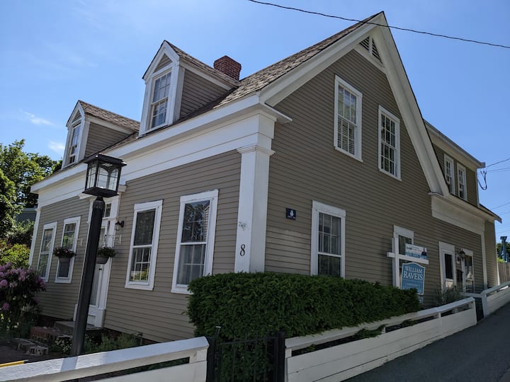 4 Bed/3 Bath House-middle Of Town, Patio+bbq - Provincetown, MA