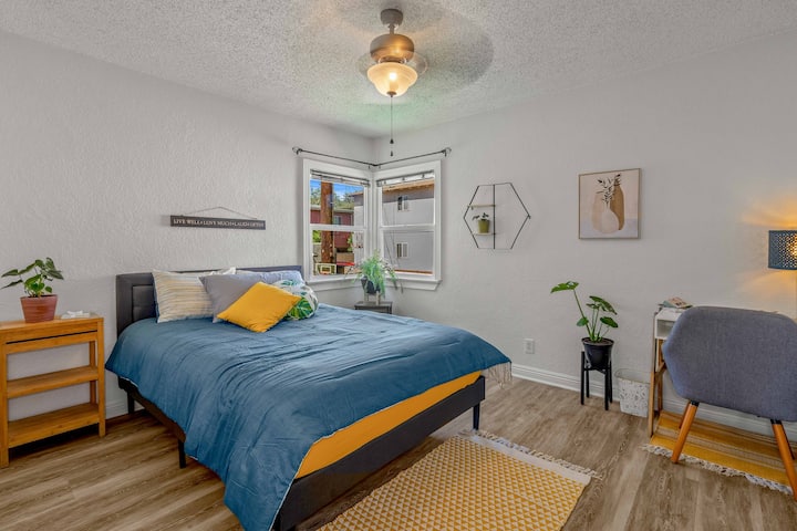 Historic Quiet Home W/free Parking By Hollywood - Burbank, CA