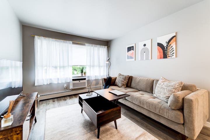 Comfort Living, Downtown. Dog Friendly. - Rib Mountain State Park, Wausau