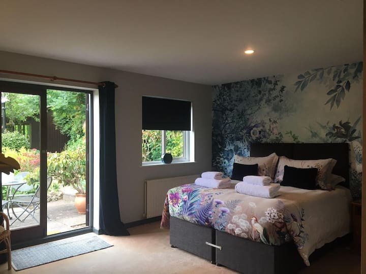 Tannery House Garden Room 3
Spacious King Ensuite - Bakewell