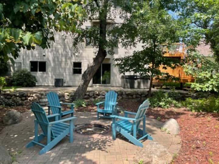 Family Friendly 4 Br Home With Game Room - Blaine, MN