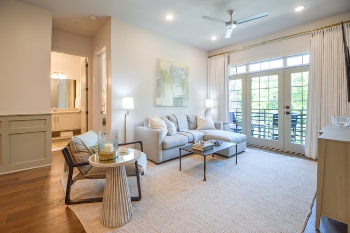 University Drive Luxury Condo - Starkville, MS