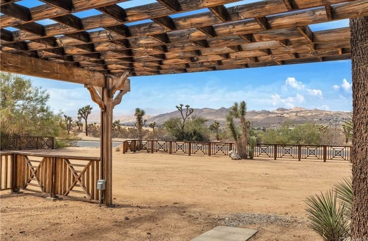 Hideaway House <Stvr #09-22> - Yucca Valley, CA
