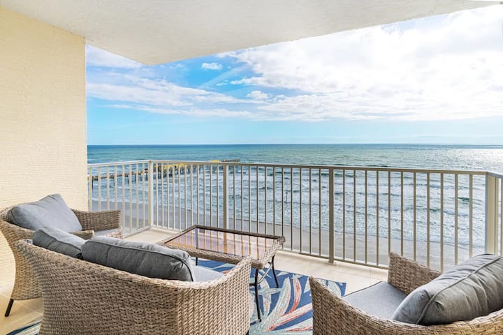Oceanfront Condo @ The New Aruba Condominium - Daytona Beach Shores, FL
