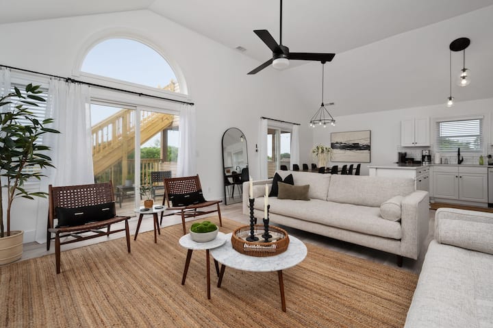 Serenity House-water Views, Pet Friendly & Hot Tub - Kill Devil Hills, NC