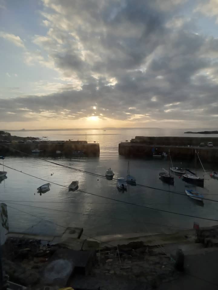 Cottage In Mousehole. Sea Views. Private Courtyard - Newlyn