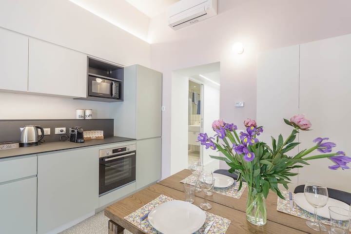 Charming Apartment In A Typical Milanese Building - Milão