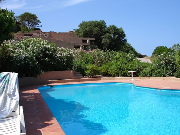 Villetta In Complesso Di 6 Con Piscina Riservata - Costa Paradiso