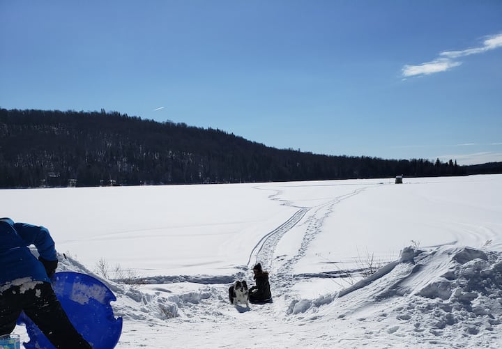 A-frame Au Bord Du Lac Avec Vue Sur La Montagne - Quebec
