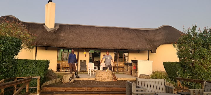 House Of Stone In The Valley Of Thousand Hills Kzn - Cato Ridge