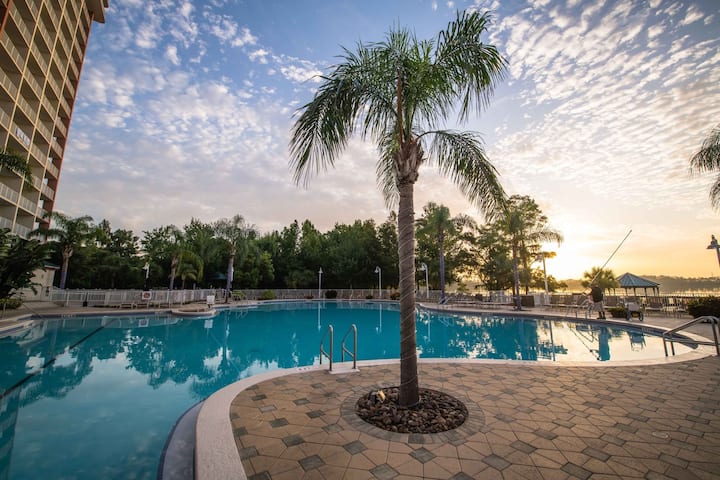 Stunning Lakefront Condo @ Disney • Best Location - Lake Buena Vista, FL